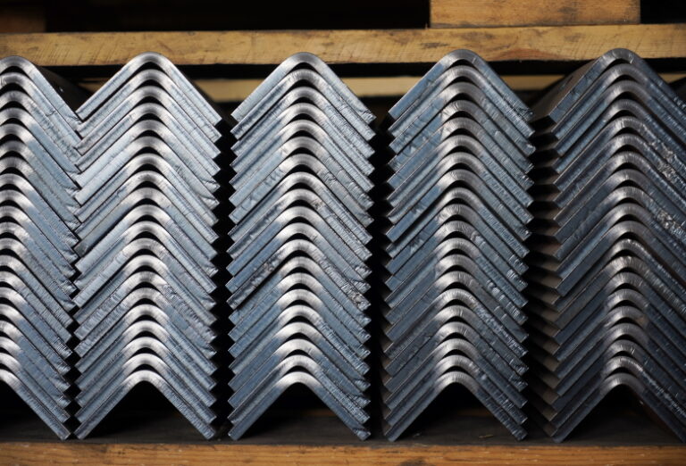 KEUNTUNGAN BESI SIKU PROYEK DIY